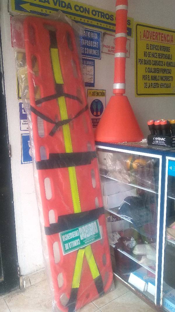 Camilla de emergencia completa en Cali