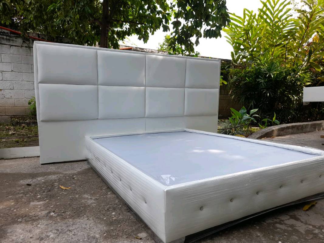 Cama copete panela copete grande con mesas en Valencia