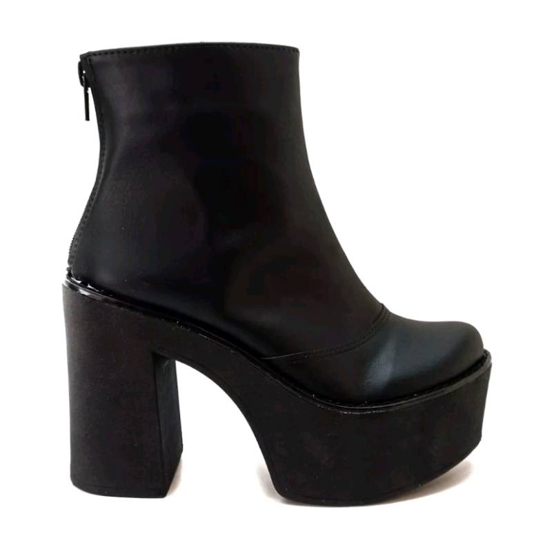 Botas altas con plataforma en Córdoba