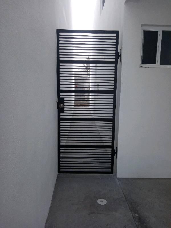 Puerta de pasillo en Monterrey