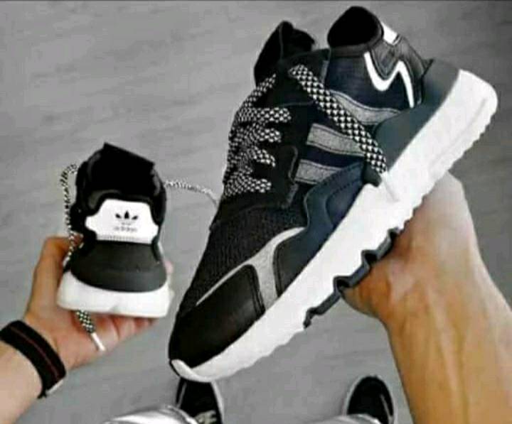 Adidas Yoguer en Lima