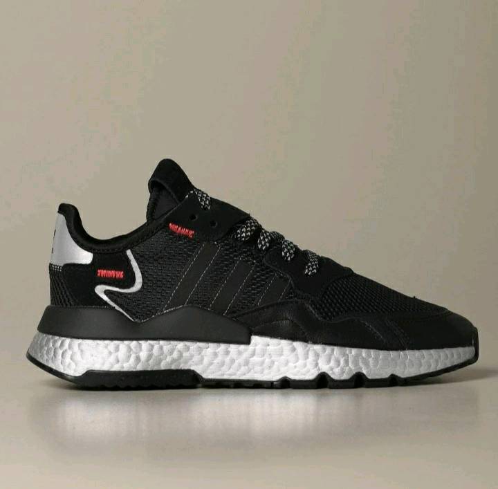 Adidas Yoguer en Lima