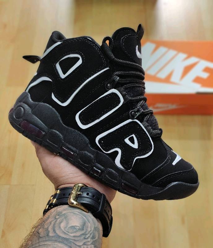 Tres letras nike en Zumpango del Rio