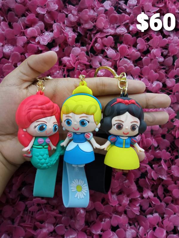 LLAVEROS DE PERSONAJES🥺🙉 en Valladolid