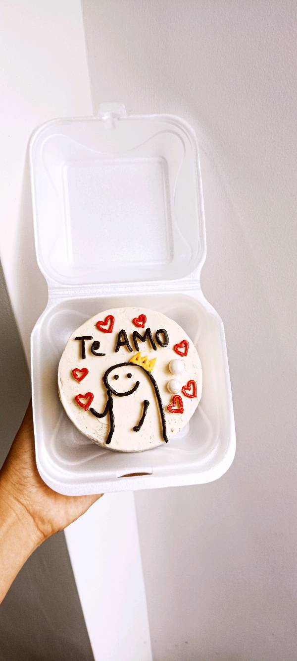 Mini cake meme en Medellín