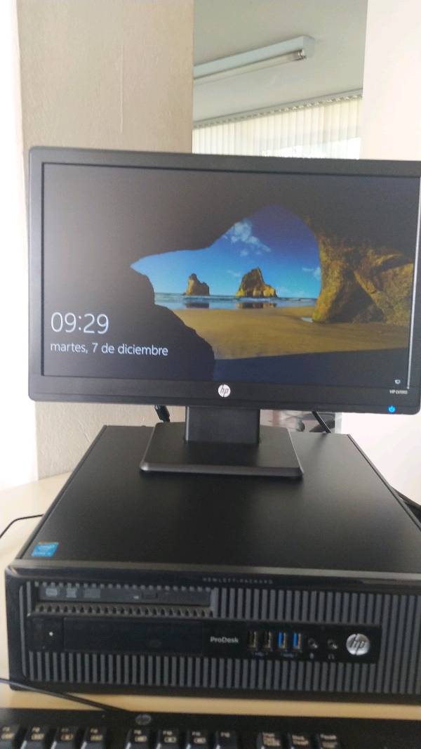 Computador de mesa corporativo. en Cota