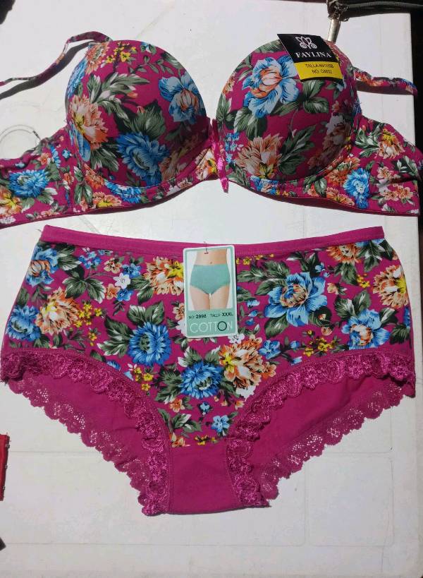 Conjunto brasier y blumer en San Miguel