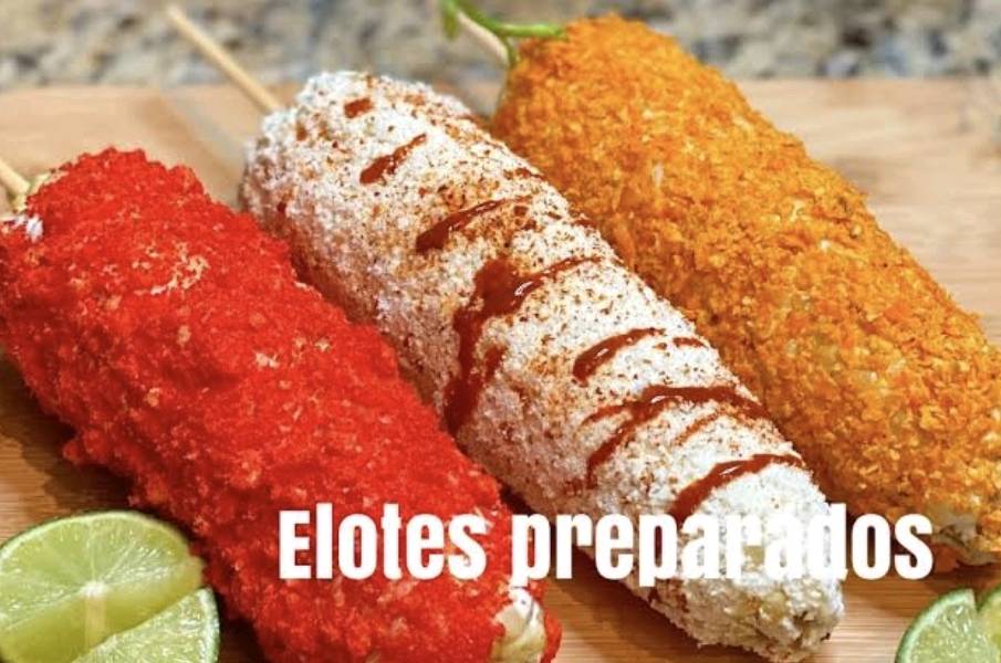 Elote preparado con sabrita (flaming) en Merida