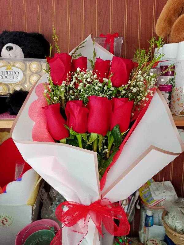 Ramo de rosas Ecuatoriana (Freedom) en Santiago