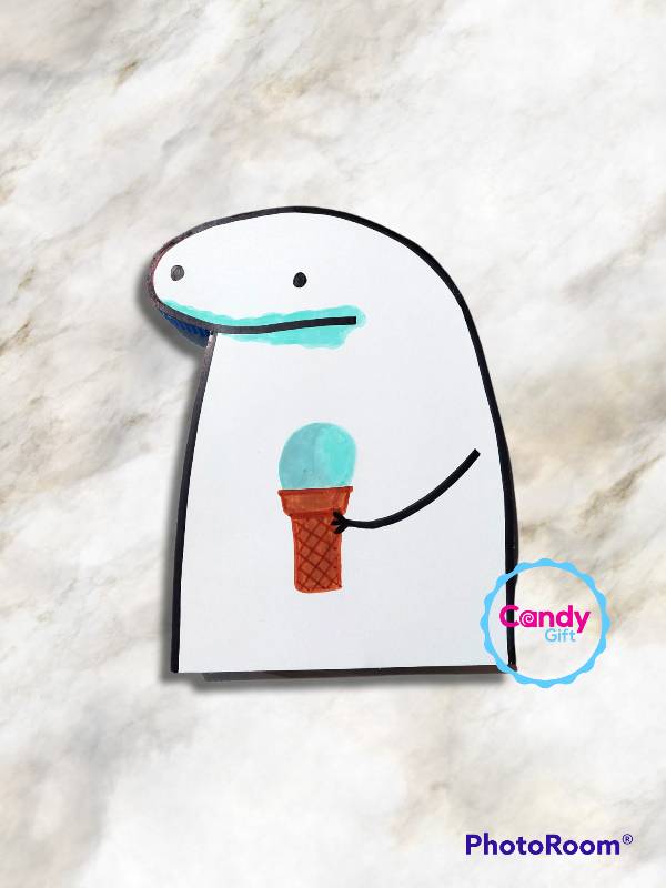 Flork Comiendo Helado en Tegucigalpa