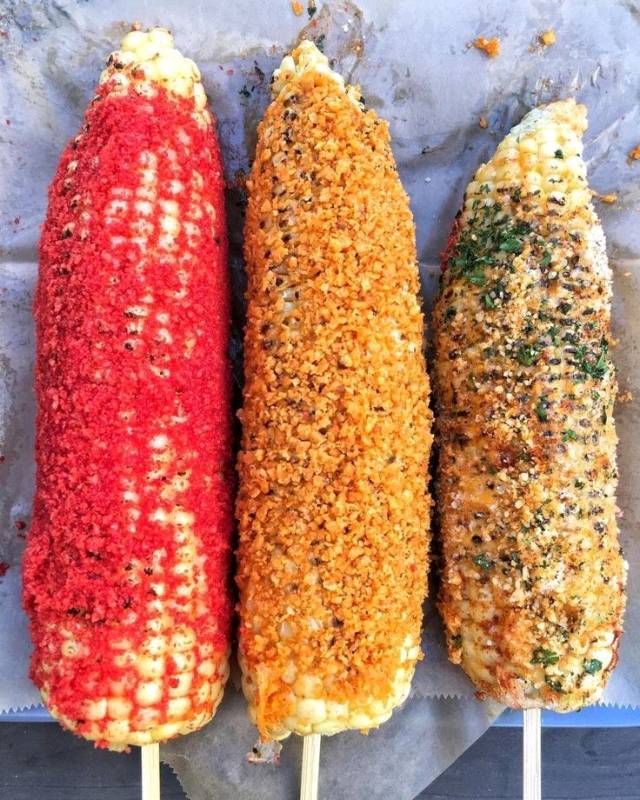 Esquites (elotes) tipo mexicanos en Alajuela