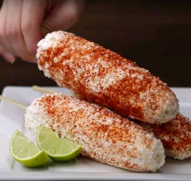 Esquites (elotes) tipo mexicanos en Alajuela