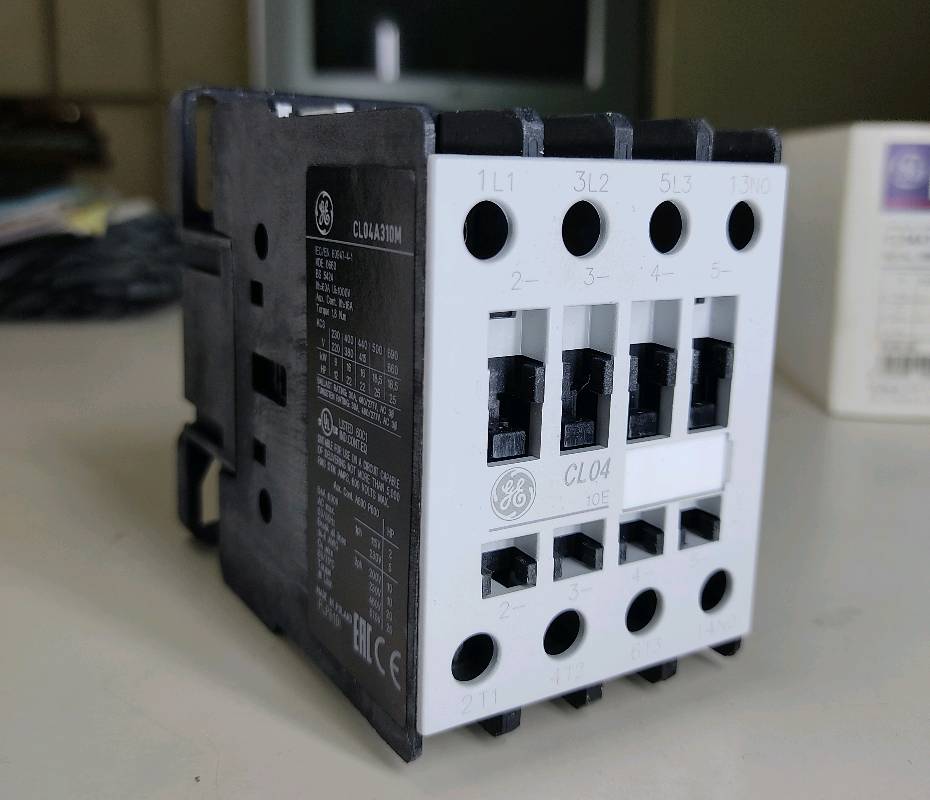 Contactor 3P 32A 220V CLO4A310, General Electric en Valencia