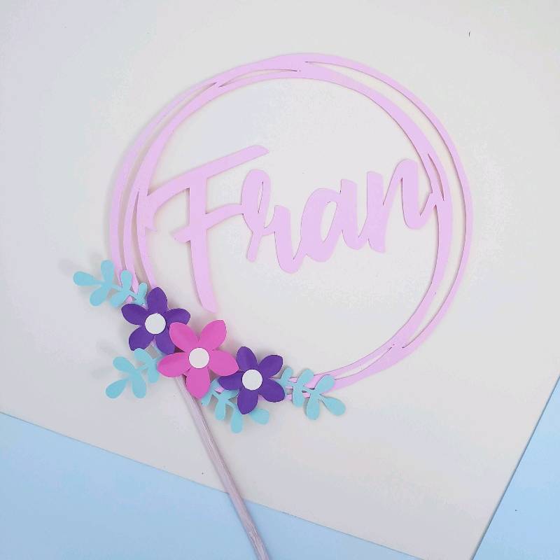 Topper Cake con nombre y flores en Ovalle