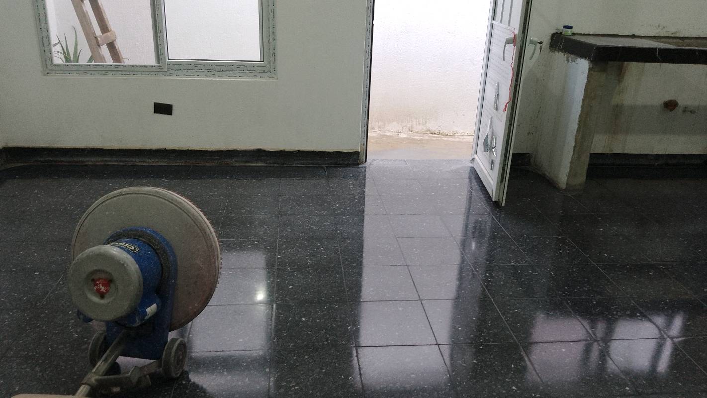 Pulido de piso de granito en Ciudad de Guatemala