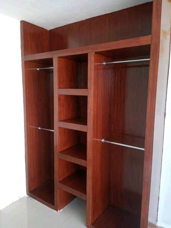 Closet de tablaroca pintado color madera en Navojoa