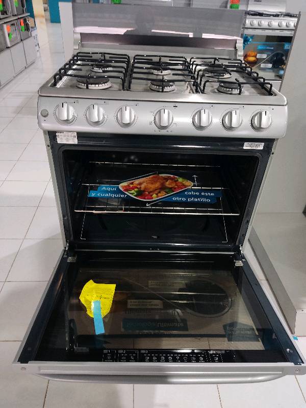 Estufa MABE 6 quemadores con capelo en Yucatán