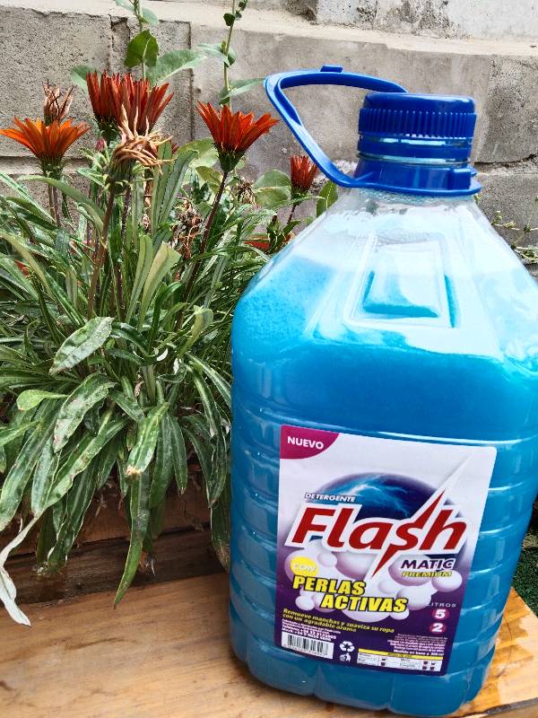 Detergente líquido perlas activas en Villa Alemana