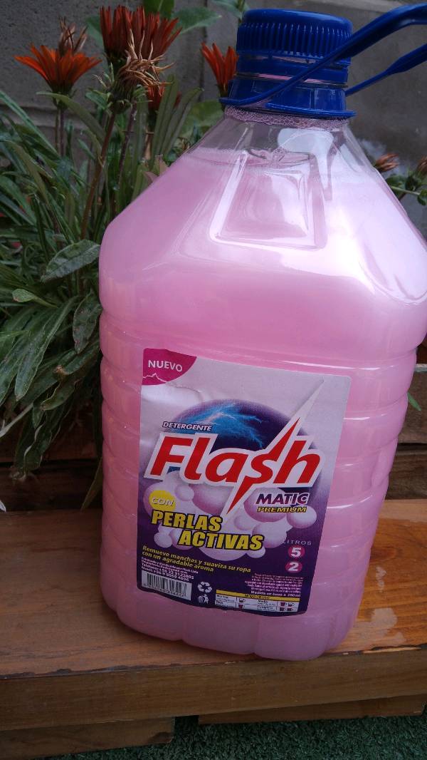 Detergente líquido perlas activas 5L en Villa Alemana