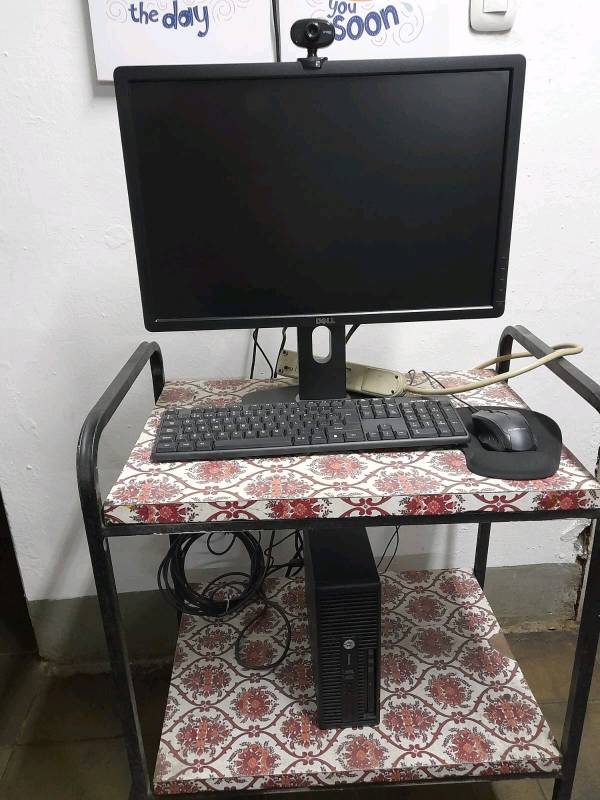 Computadora de escritorio en San Salvador
