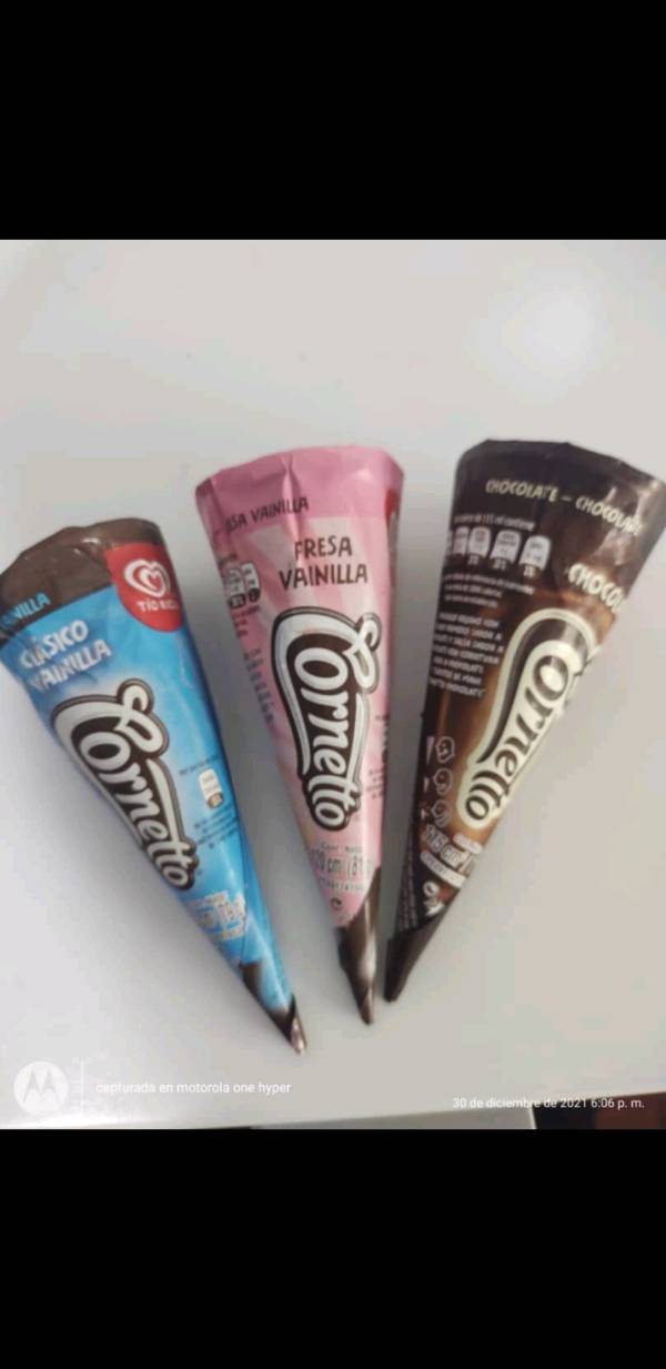 Cornetto clásico, fresa vainilla y chocolate en Villa Bruzual