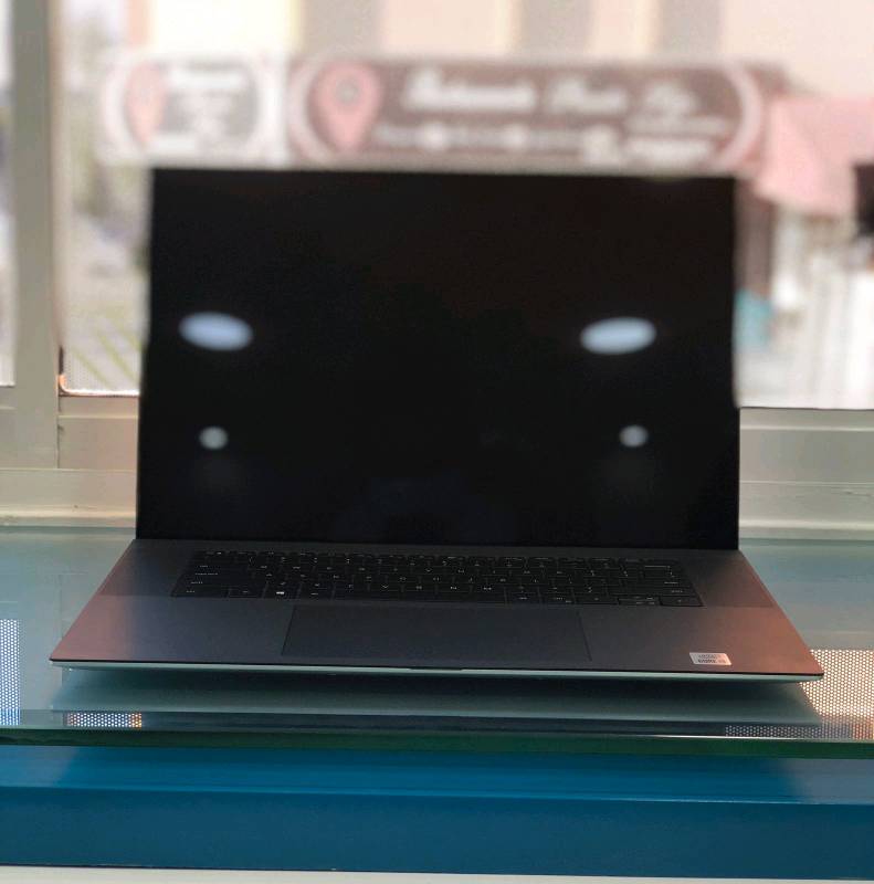 DELL XPS 17 9700 (NEW) en Santo Domingo
