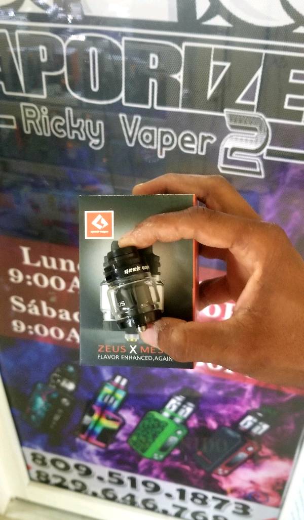 Tanque zeus de maya en azua de compostela