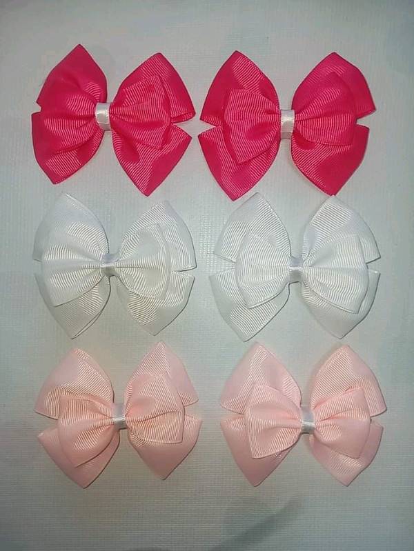 Moños de listón en Acajutla