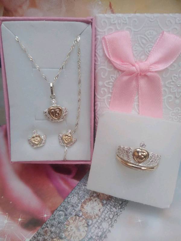 COMBO QUINCEAÑERA PLATA Y ORO ROSA. en Medellín