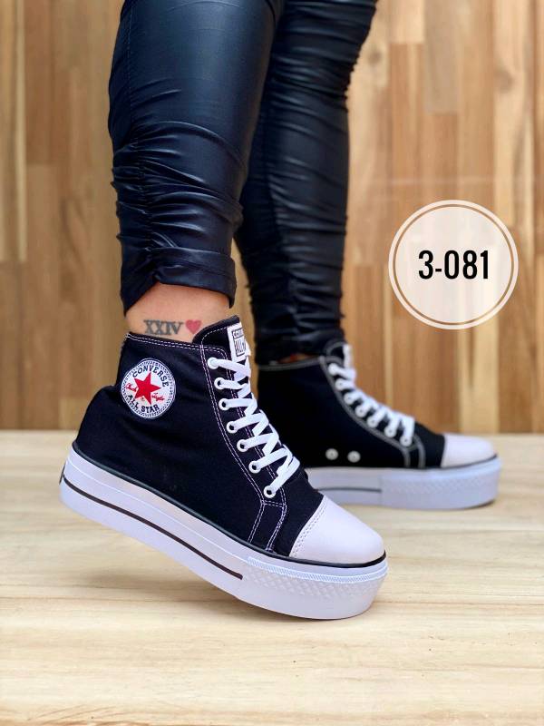 Tenis altas en Puerto Limon