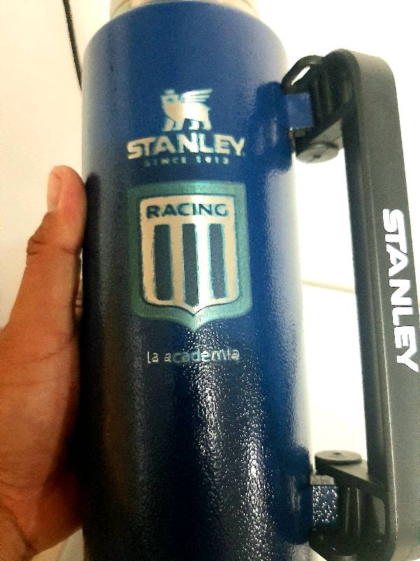 Termos selección argentina y clubes de futbol en Quilmes