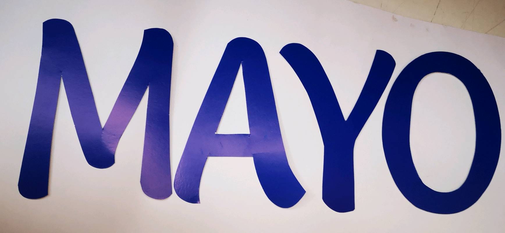 Letrero Mayo 01 en Cartago