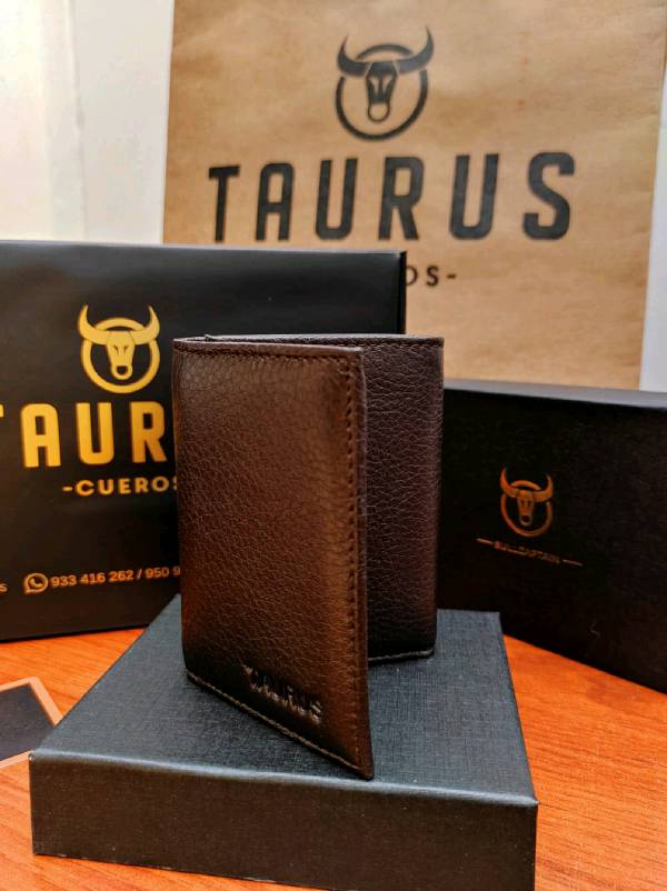 Billetera 3 cuerpos de cuero + Correa JEEP en Arequipa