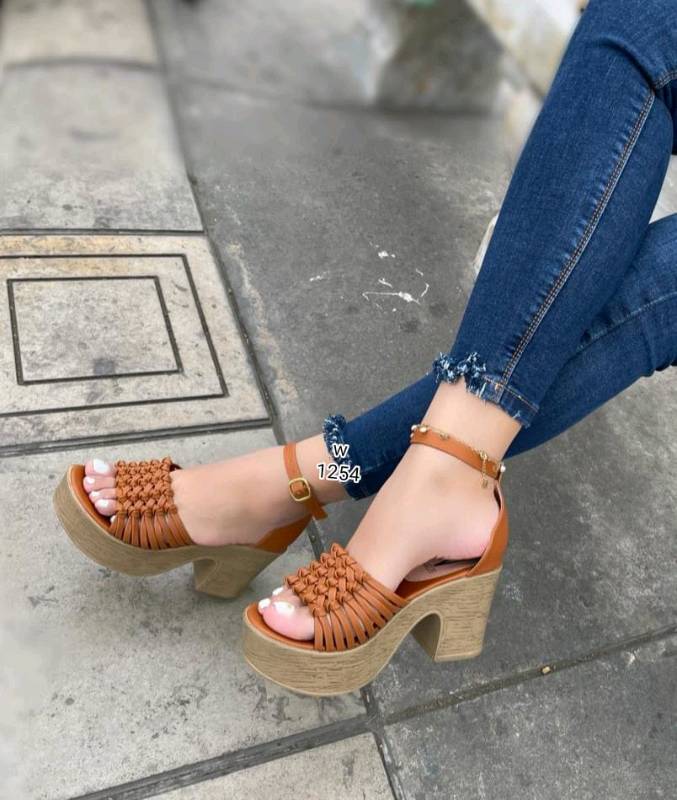 Sandalias para damas en Callao