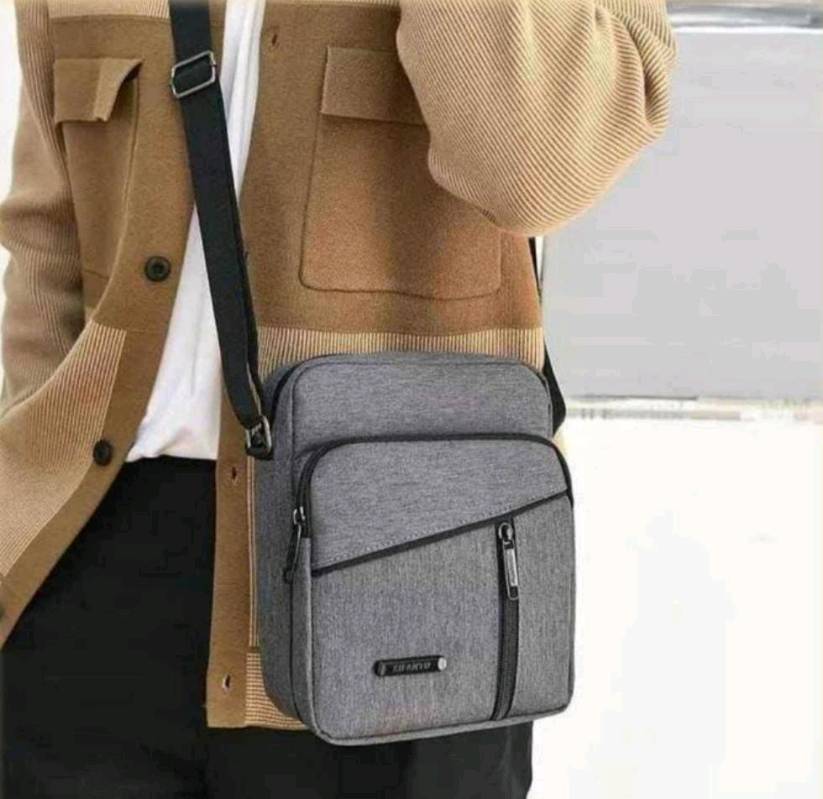 MORRAL ELEGANTE VARÓN en Lima