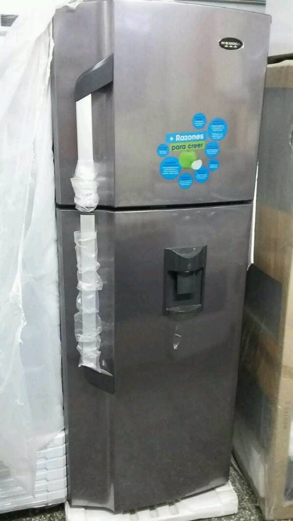 Nedoca nevera de 10pies cubico. en Santo Domingo