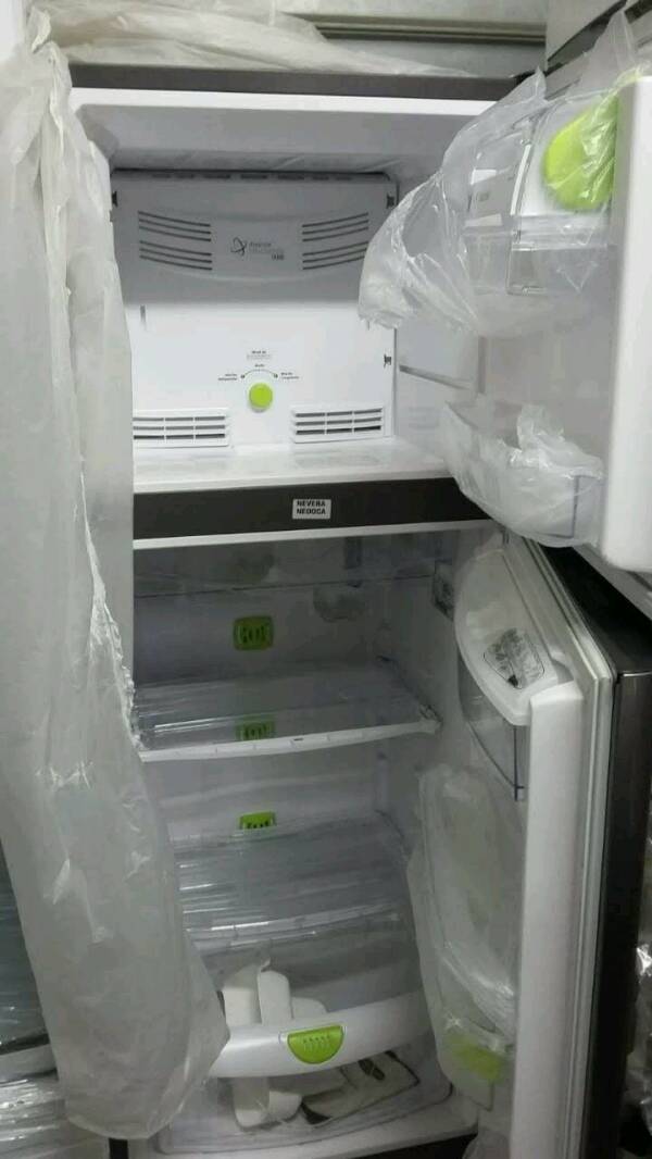 Nedoca nevera de 10pies cubico. en Santo Domingo