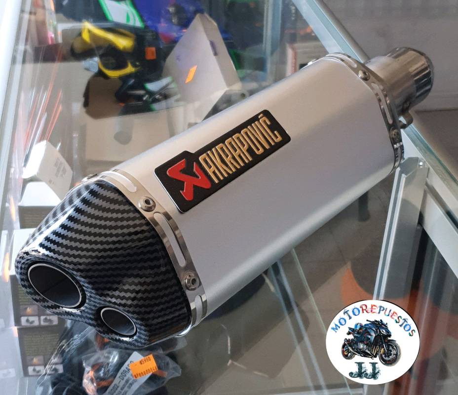 Tubo de escape akrapovic en Santiago