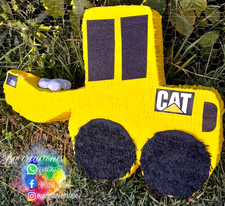 Piñata chica máquina Caterpillar en Muzquiz