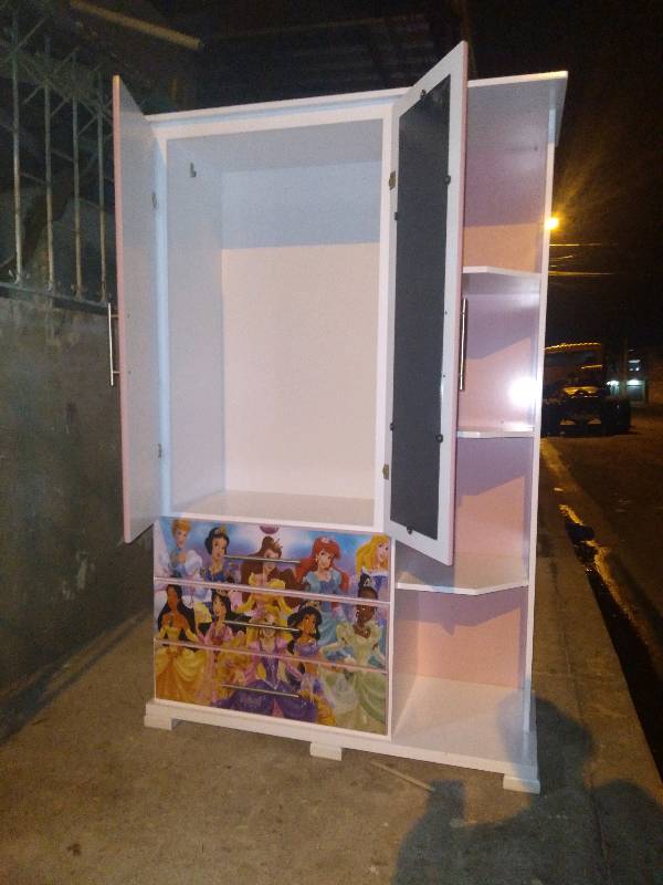 Roperos personalizados de niñas en Guayaquil
