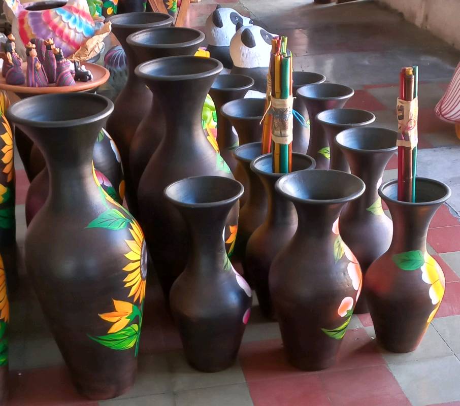 Decoraciones de barro en Lourdes