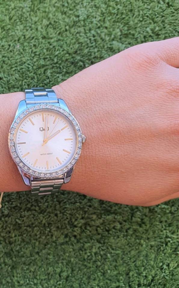 Reloj para dama ⌚👩‍💼🤍 en Atyra