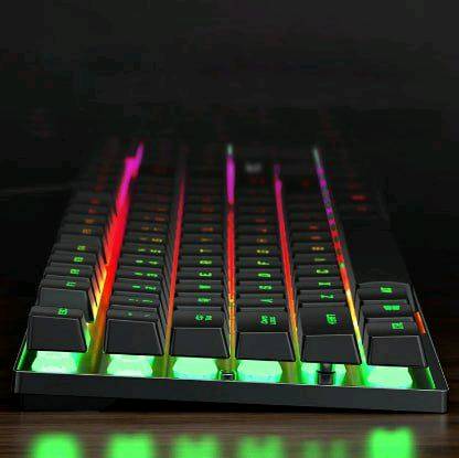 TECLADO CON LUCES LED GAMER en Sevilla