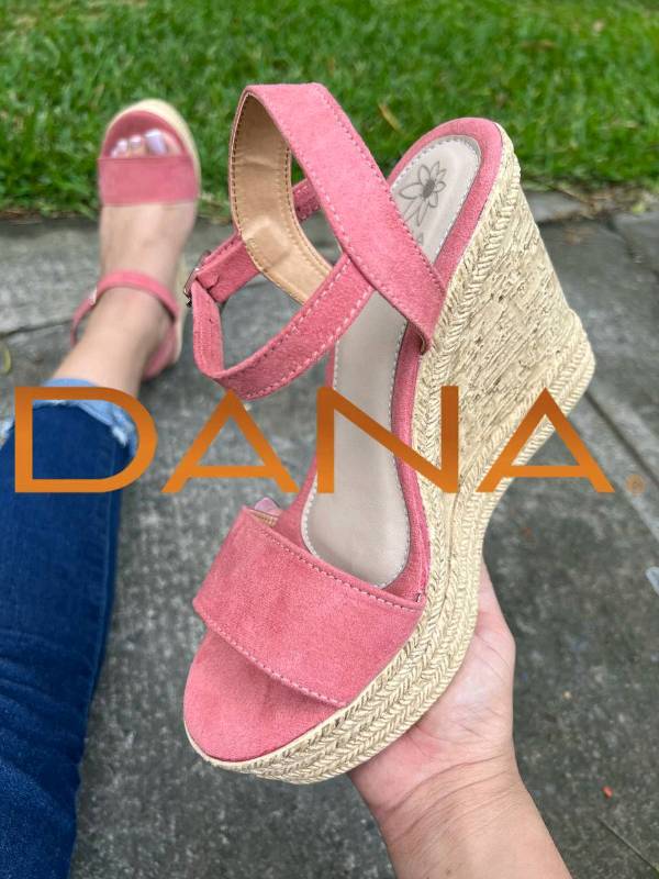 Sandalias altas en Tecapán