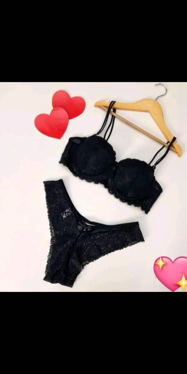 Línea íntima Dama en Alajuela