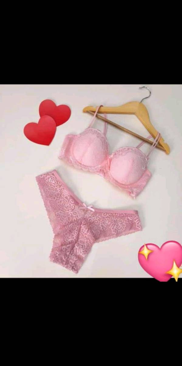 Línea íntima Dama en Alajuela