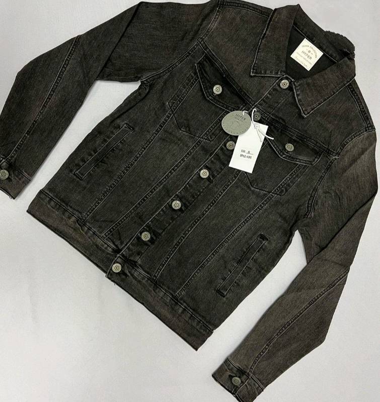 Chequeta hombre en Caracas