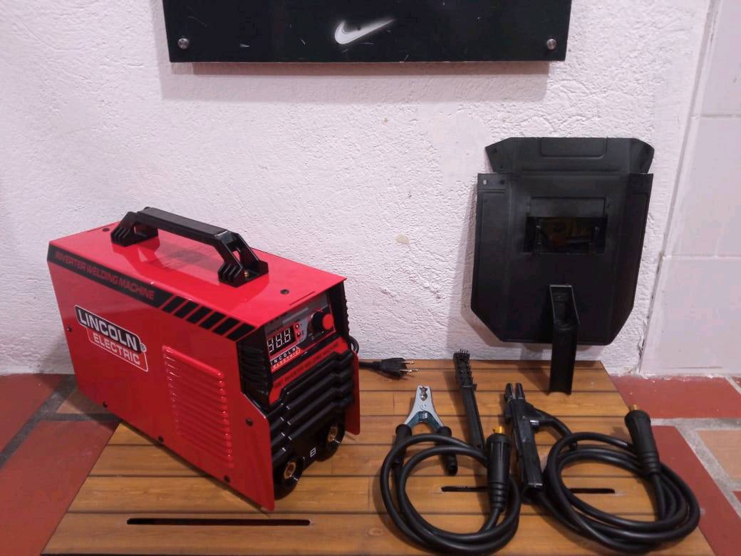 SOLDADOR LINCOLN MMA-250 en Cali