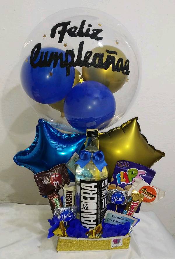 Arreglos de globos con botella para caballero en Caracas