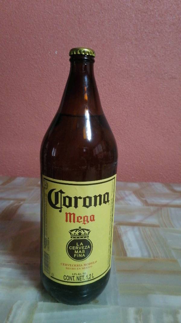 Cerveza corona MEGA en Xochimilco